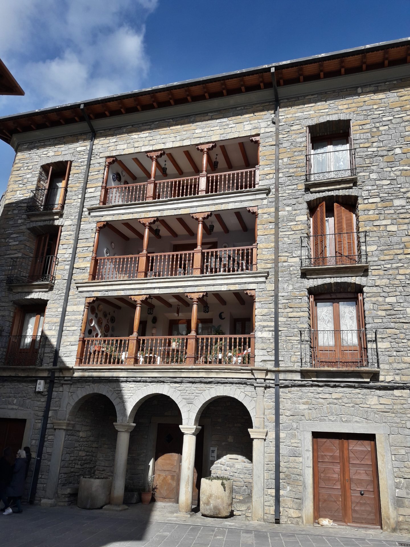 Aínsa, Boltaña y Jánovas en un día - Vamos a Viajar